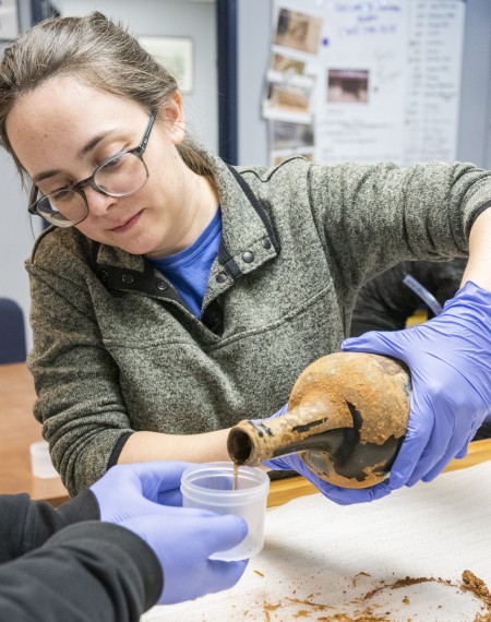 Sealed 18th-Century Bottles Discovered · George Washington's Mount Vernon